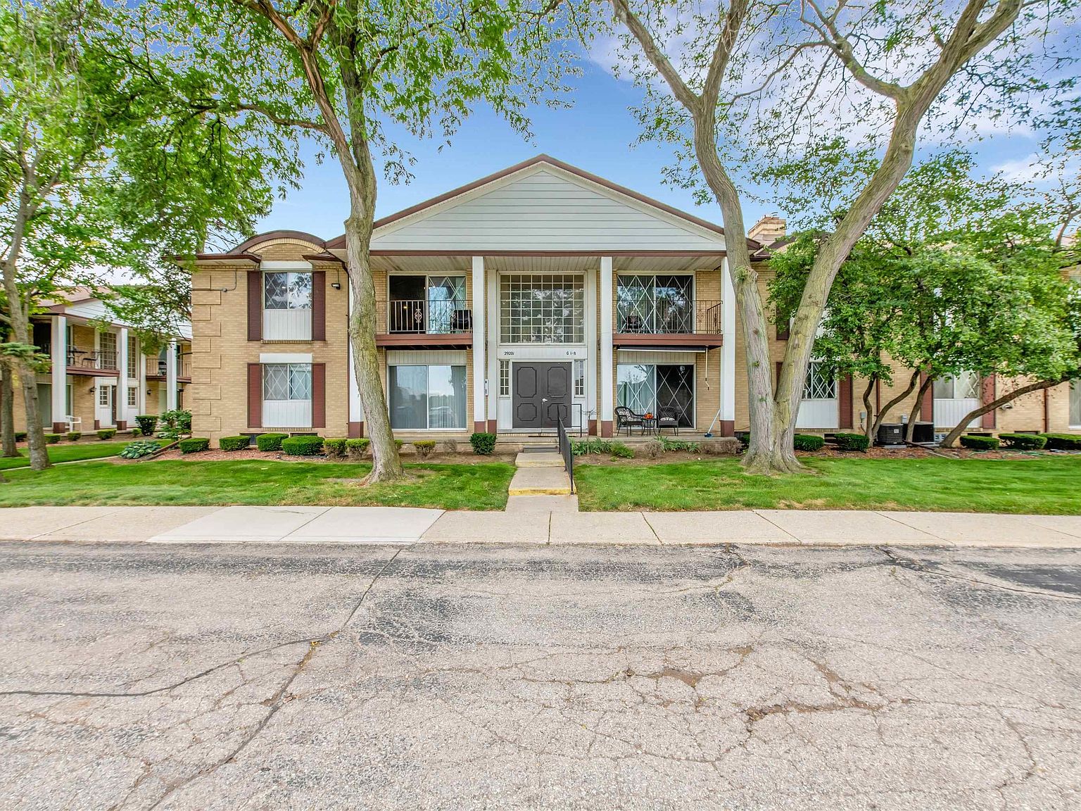29201 Hayes Rd #47, Warren, MI 48088 | Zillow