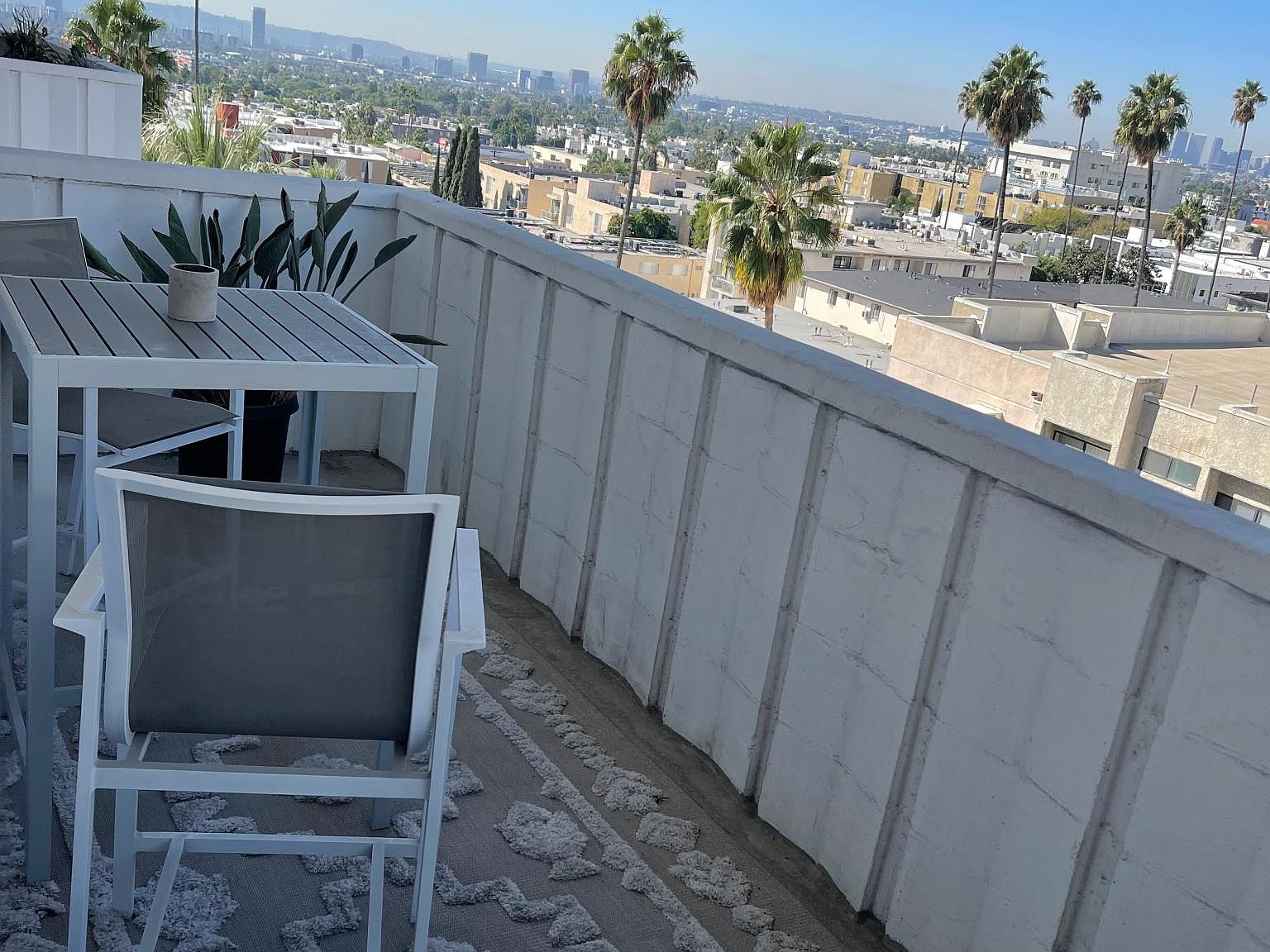 7135 Hollywood Blvd APT 703, Los Angeles, CA 90046 | Zillow