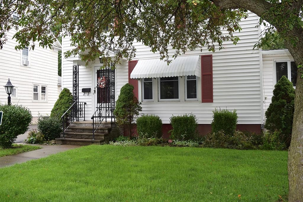 958 Farnham St, Elmira, NY 14901 | Zillow