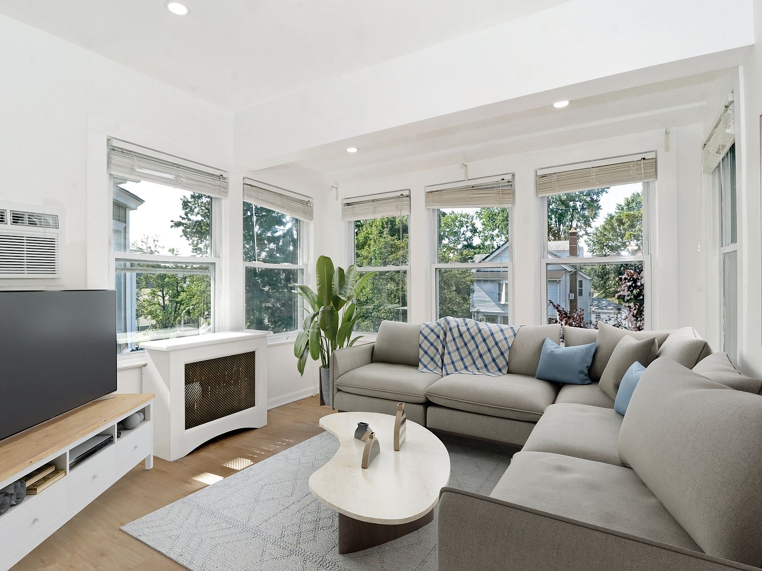 61 Montague Pl FLOOR 3, Montclair, NJ 07042 | Zillow