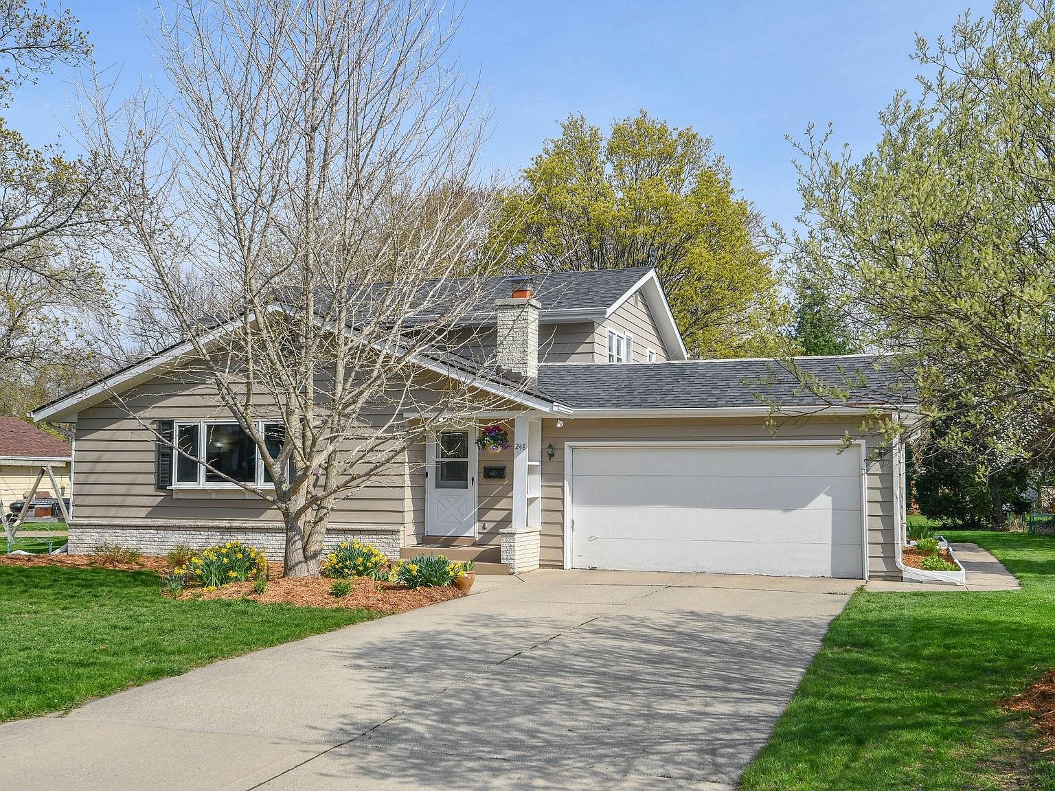 248 Hazel Ln, Hartland, WI 53029 | Zillow