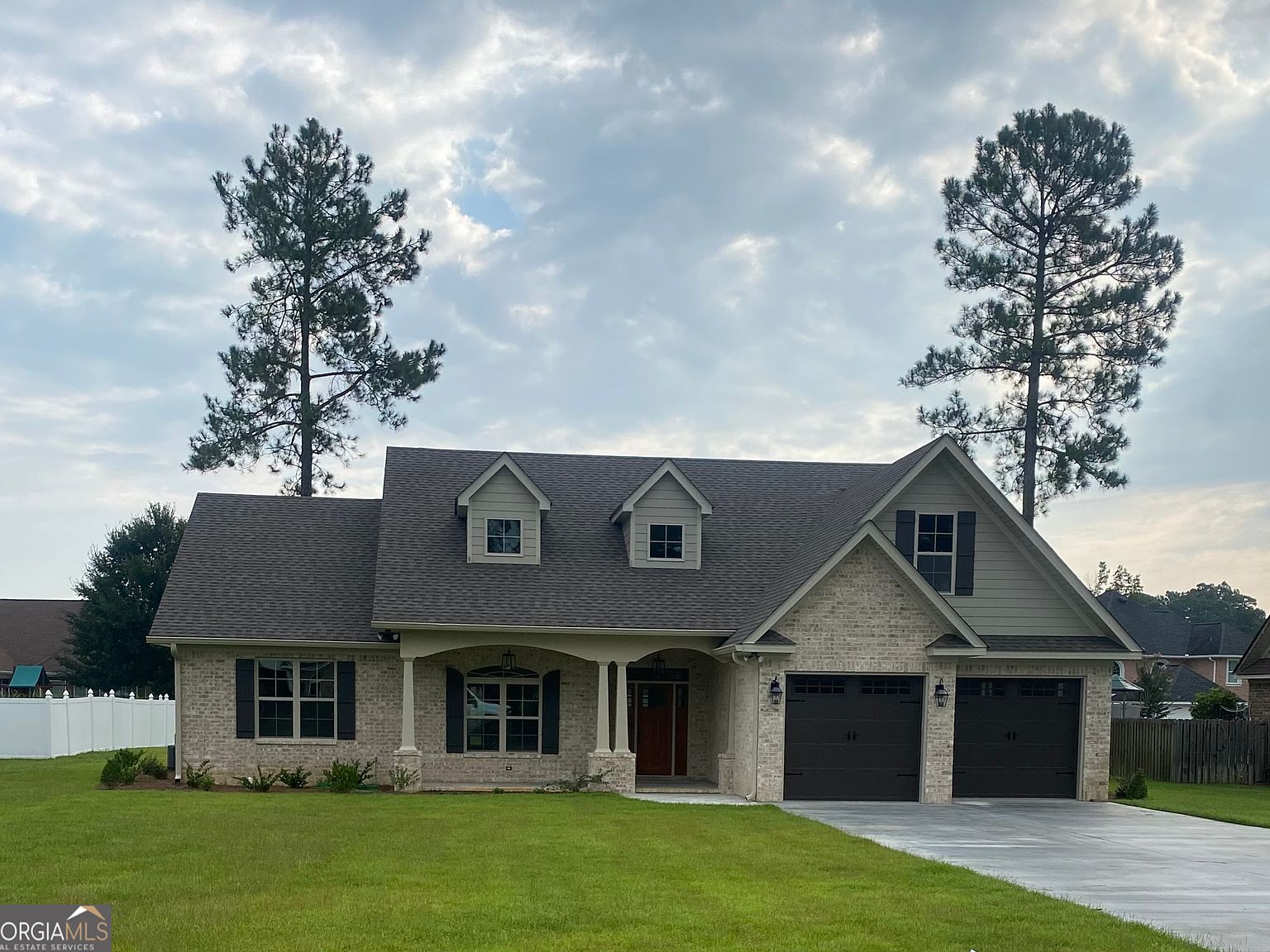215 Hunters Way, Dublin, GA 31021 | Zillow