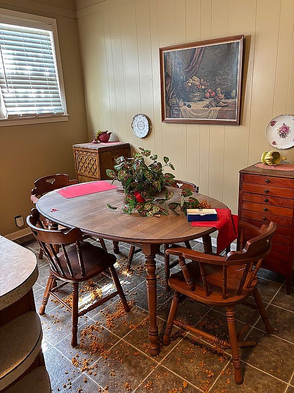 Spacious 1919 Five-Bedroom Tennessee Home with Character and Potential ...