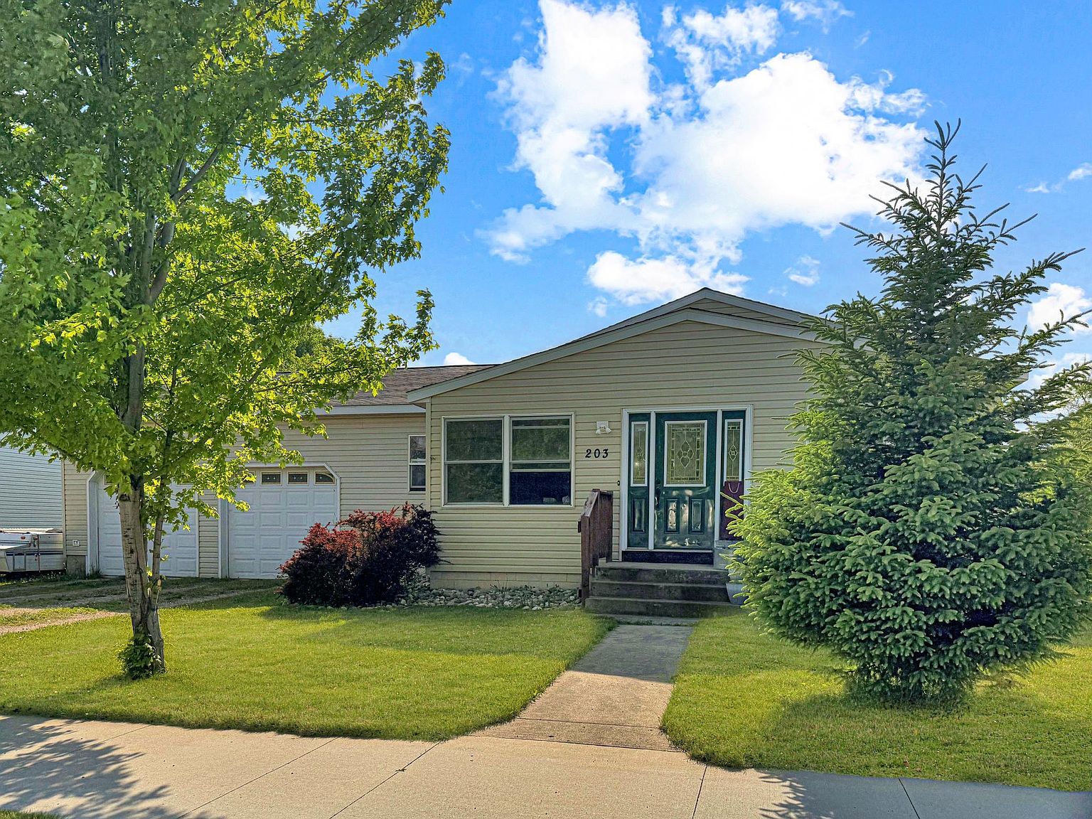 203 Euclid Ave, Milroy, MN 56263 | Zillow