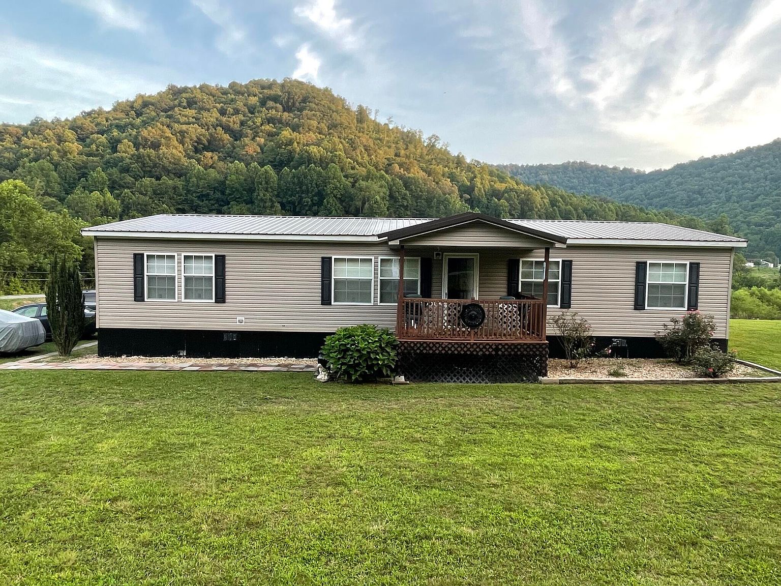 2738 State Highway 718, Walker, KY 40997 | MLS #23015242 | Zillow