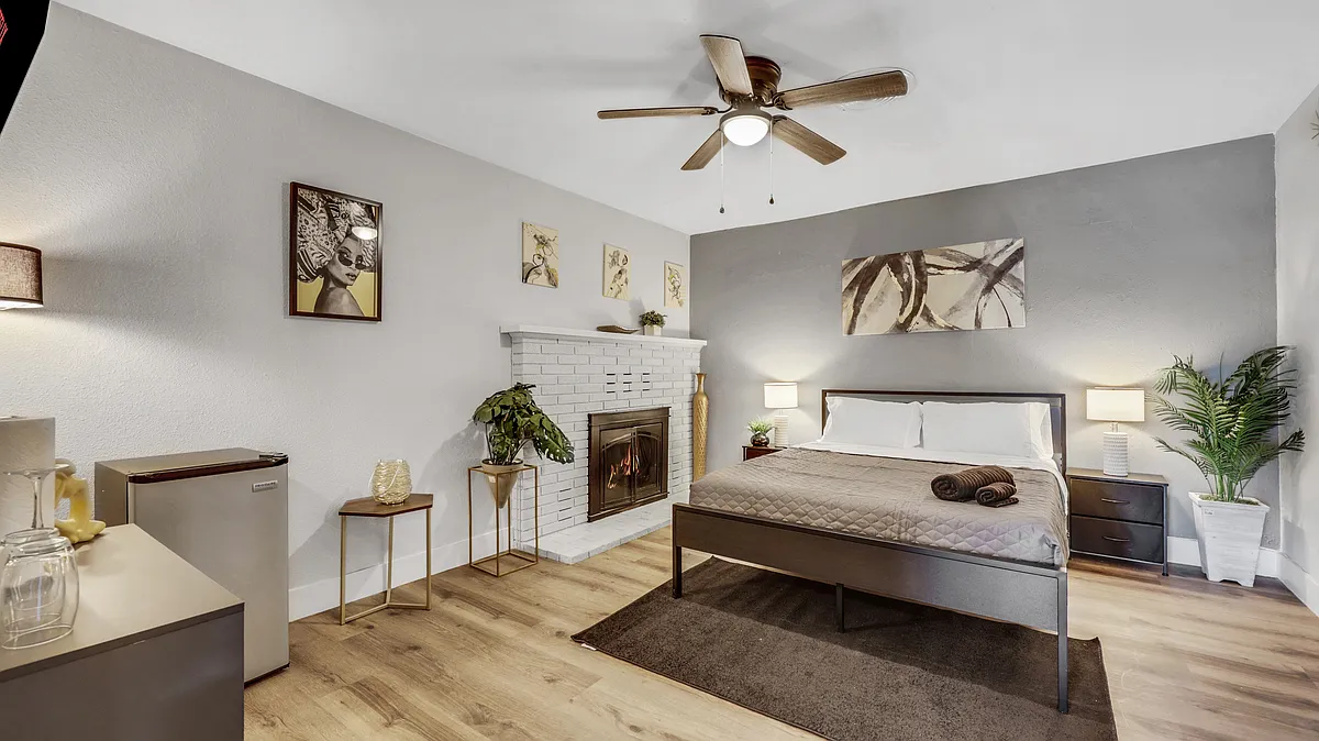 1861 Sombrero Dr, Las Vegas, NV 89169 | HotPads