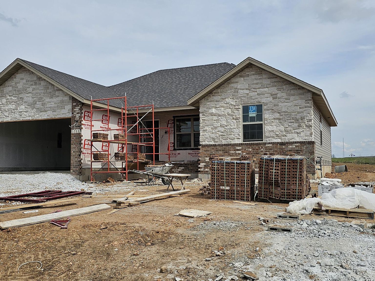 1711 South Cash Drive, Mount Vernon, MO 65712 | MLS #60258072 | Zillow