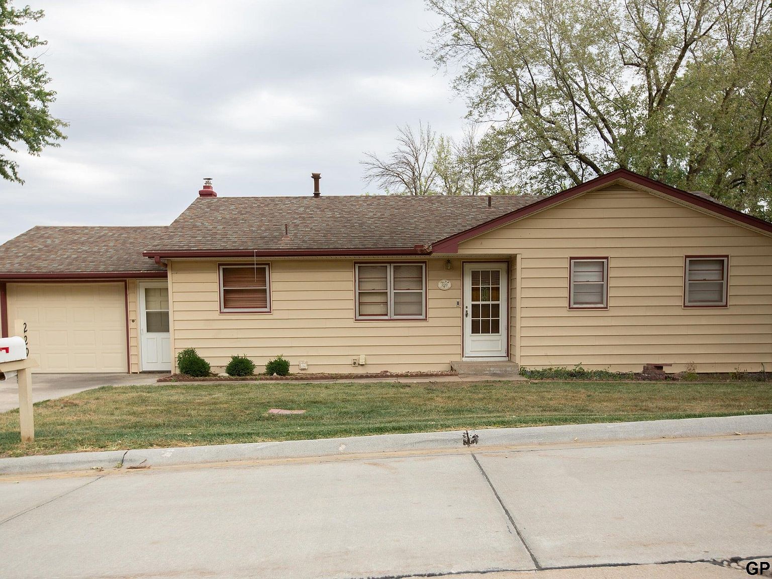 229 Pickardy Ln, Council Bluffs, IA 51503 | MLS #22323901 | Zillow