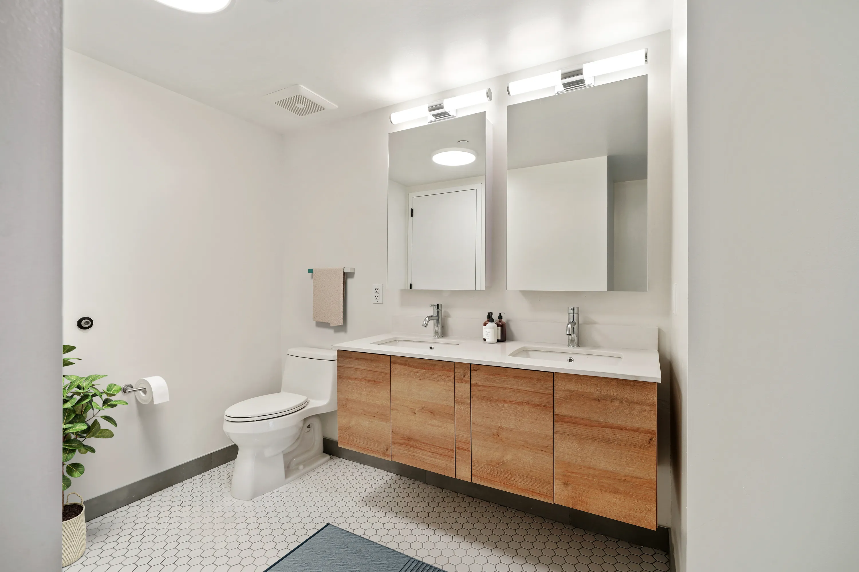 39 High Street in Journal Square : Sales, Rentals, Floorplans | StreetEasy