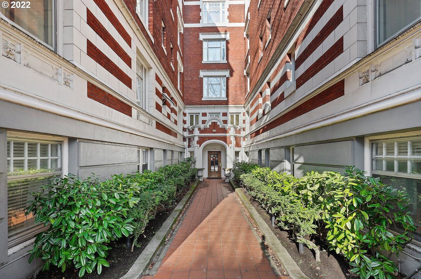 1811 NW Couch St APT 301, Portland, OR 97209 | Zillow