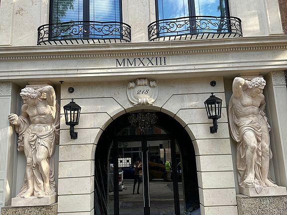 218 Washington St APT 2, Waukegan, IL 60085 | Zillow