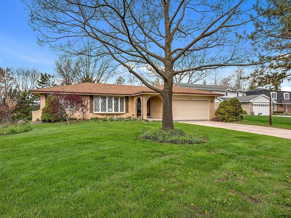 Darien Real Estate - Darien IL Homes For Sale | Zillow