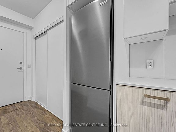 195 Redpath Ave #3616, Toronto, ON M4P 0E4 | MLS #C9015960 | Zillow