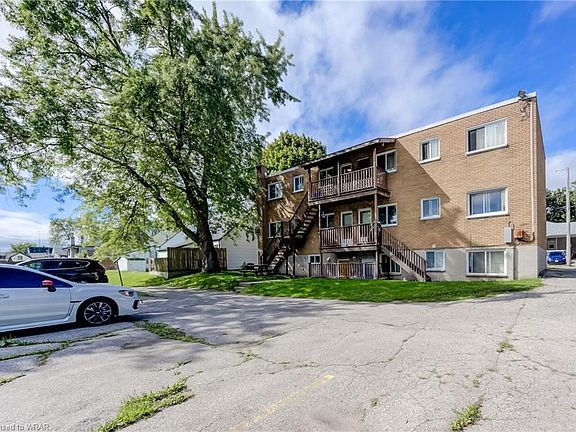 125 Schlueter St Cambridge On N3h 4b4 Mls 40481291 Zillow