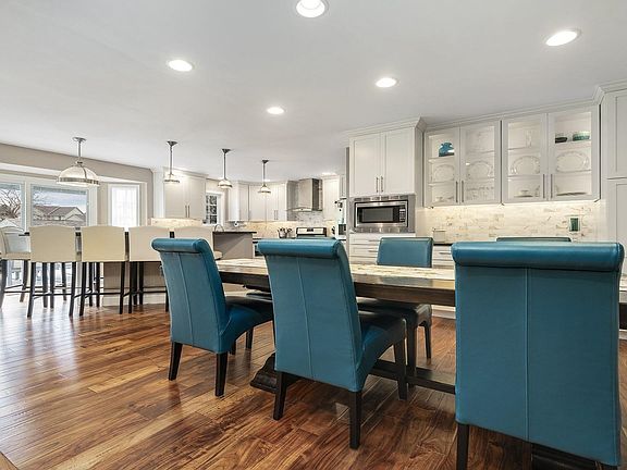 372-372 Ivyleaf Ct, Roscoe, IL 61073 | Zillow