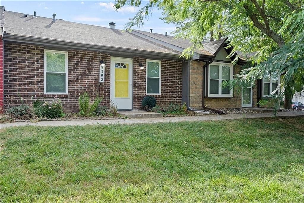 8203 NW Mace Rd, Kansas City, MO 64152 | MLS #2460777 | Zillow
