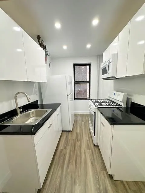 101 Post Avenue #3 in Inwood, Manhattan | StreetEasy