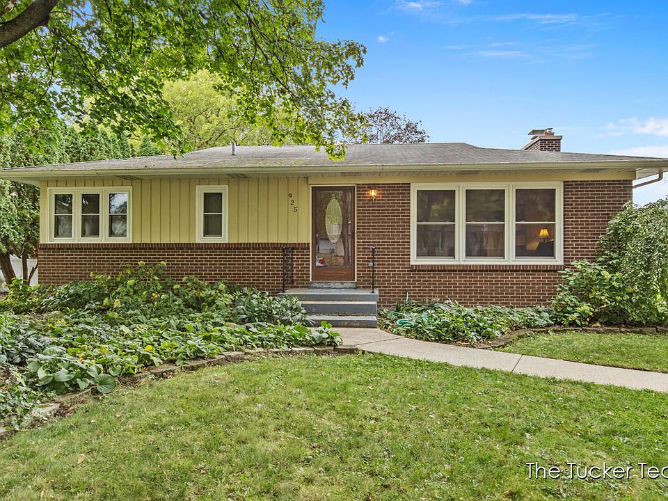 925 Worcester Dr NE, Grand Rapids, MI 49505 | Zillow