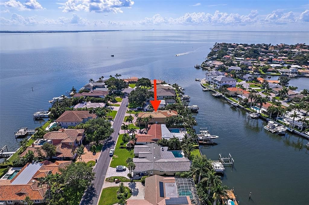 2250 Mermaid Point NE, Saint Petersburg, FL 33703 | Zillow