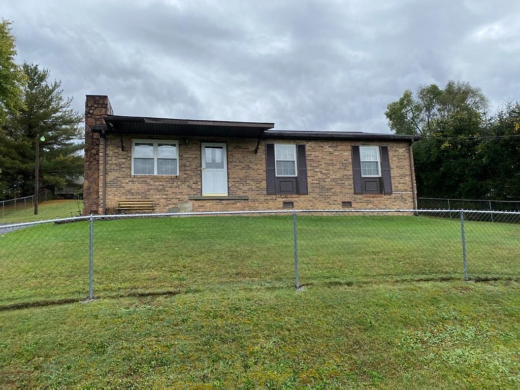 116 Roop Dr, Mount Hope, WV 25880 | Zillow