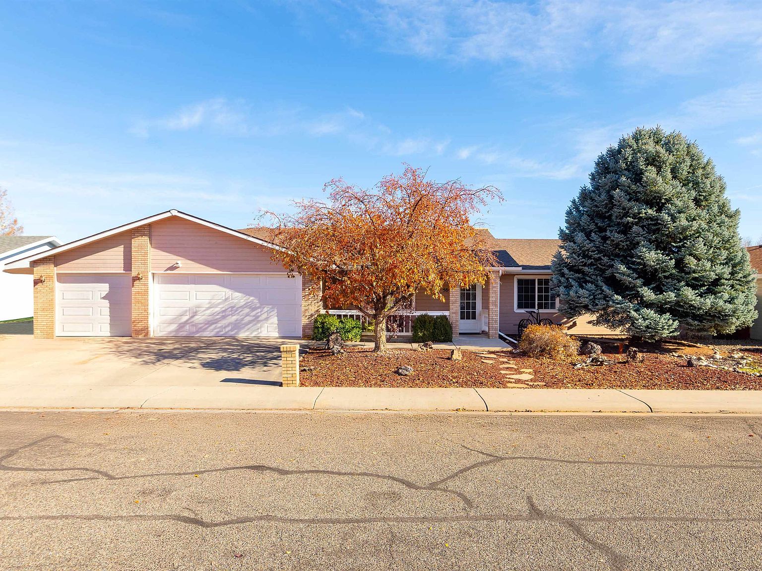 584 Pioneer Rd, Grand Junction, CO 81504 | Zillow