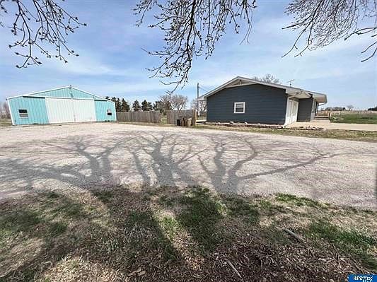 809 W 34th Hwy, Phillips, NE 68865 | Zillow