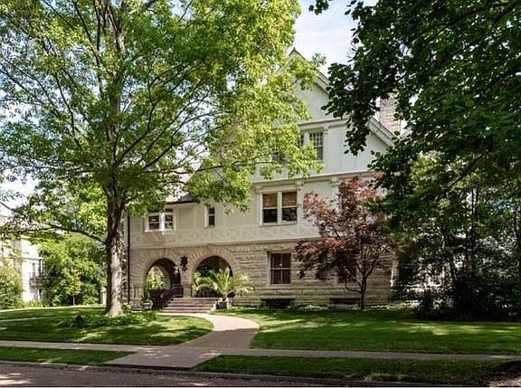 29 Portland Pl, Saint Louis, MO 63108 | Zillow