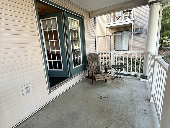 709 W Main St #2, Urbana, IL 61801 | Zillow