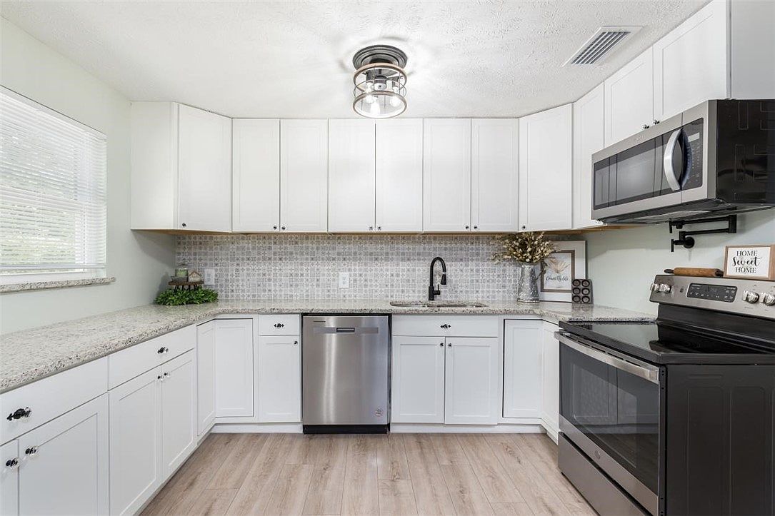 37201 Ruby Dr, Hilliard, FL 32046 | MLS #105128 | Zillow