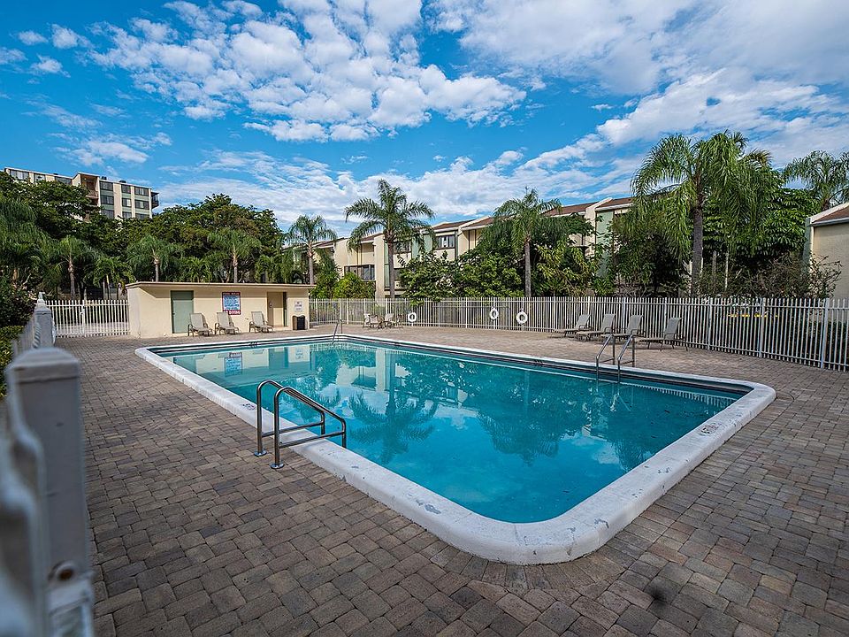Fairways of Inverrary - 4200 Inverrary Blvd Lauderhill FL | Zillow