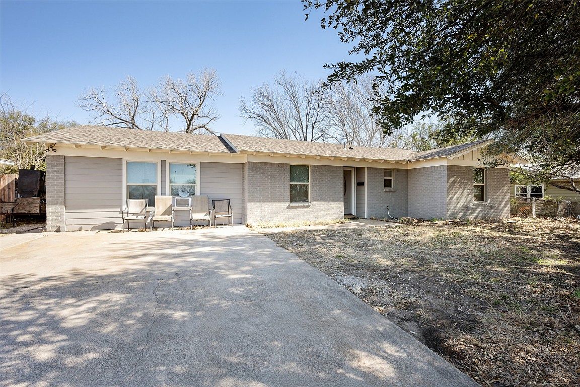 2704 SW Loop 820, Fort Worth, TX 76133 | Zillow