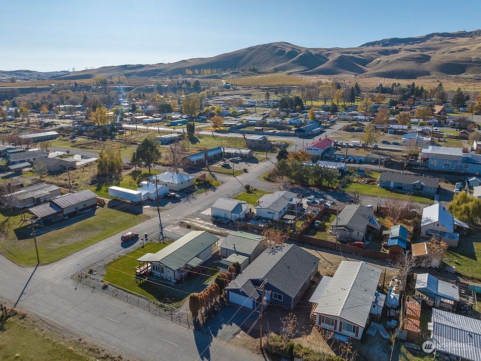 1926 Columbia Avenue, Bridgeport, WA 98813 | Zillow