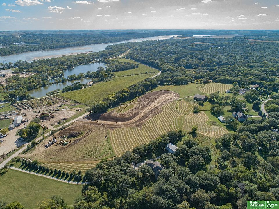 15619 Riha Cir Springfield NE | Zillow