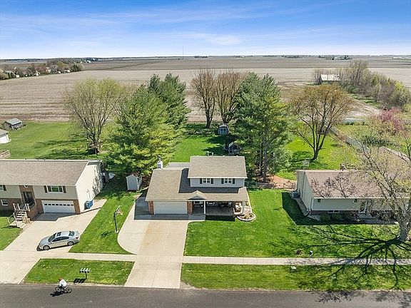 405 N East St, Hudson, IL 61748 | Zillow