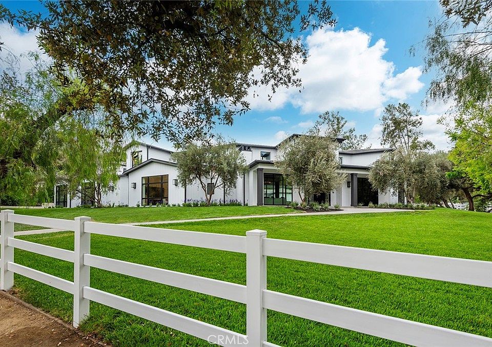 5373 Jed Smith Rd, Hidden Hills, CA 91302 | MLS #SR24104557 | Zillow