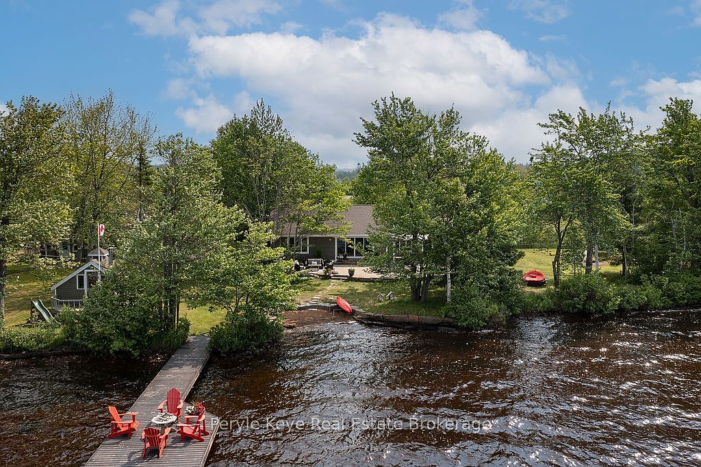 118 Robin Rd, Huntsville, ON P1H 1N4 | MLS #X12218021 | Zillow