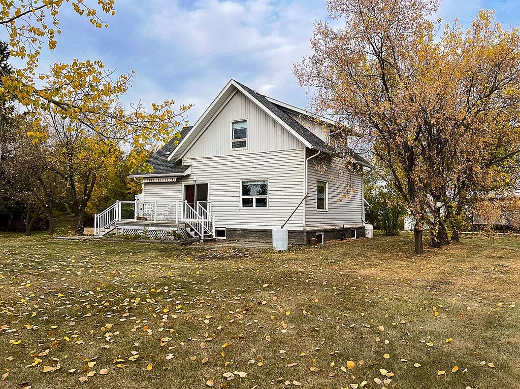 131 S 2nd St NW, Falher, AB T0H 1M0 | MLS #A2261033 | Zillow