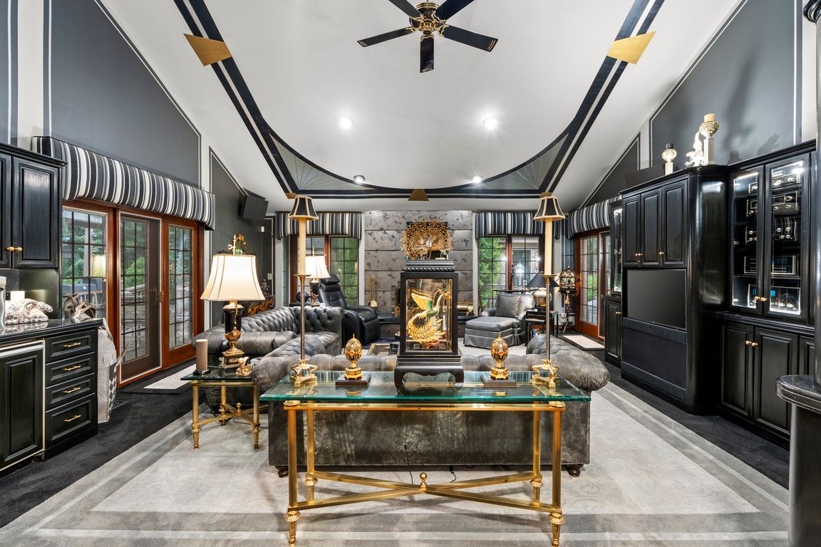 7310 Sandy Creek Ln, Bloomfield Hills, MI 48301 | MLS #20250034887 | Zillow