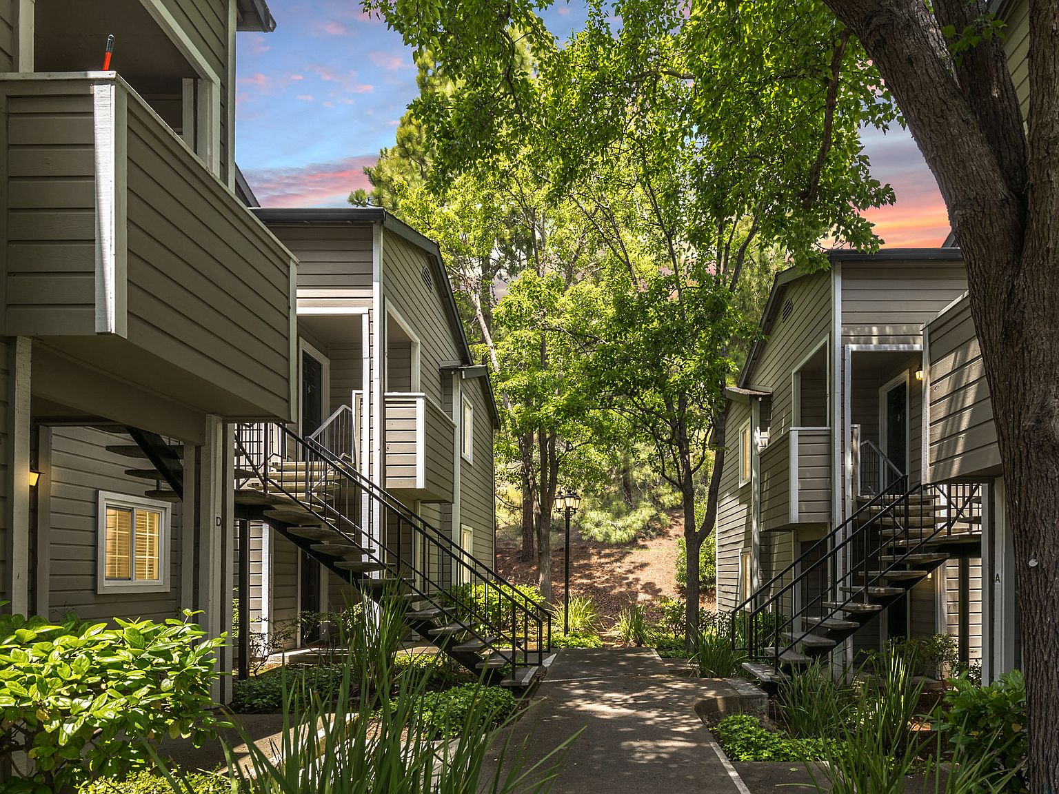 495 Canyon Oaks Dr APT A, Oakland, CA 94605 | Zillow