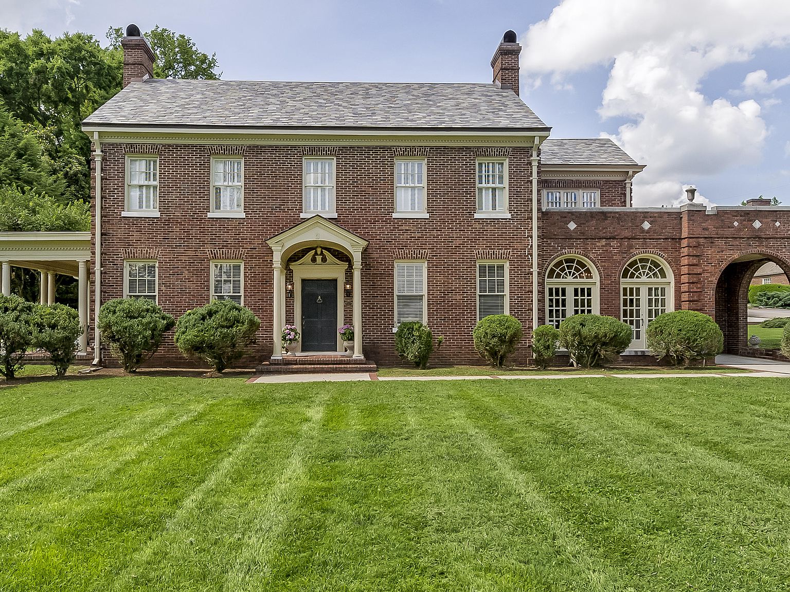 2733 SW Kingston Pike, Knoxville, TN 37919 | Zillow