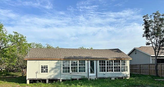 411 Nichols St, Mathis, TX 78368 | MLS #459153 | Zillow