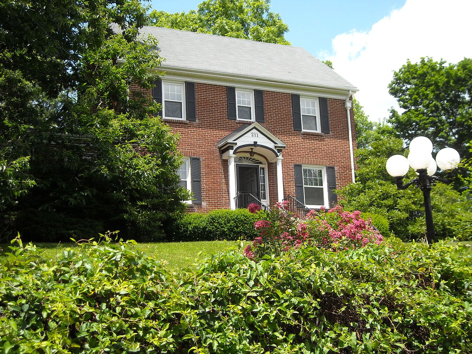 211 Mountain View Ave, Bluefield, WV 24701 | Zillow