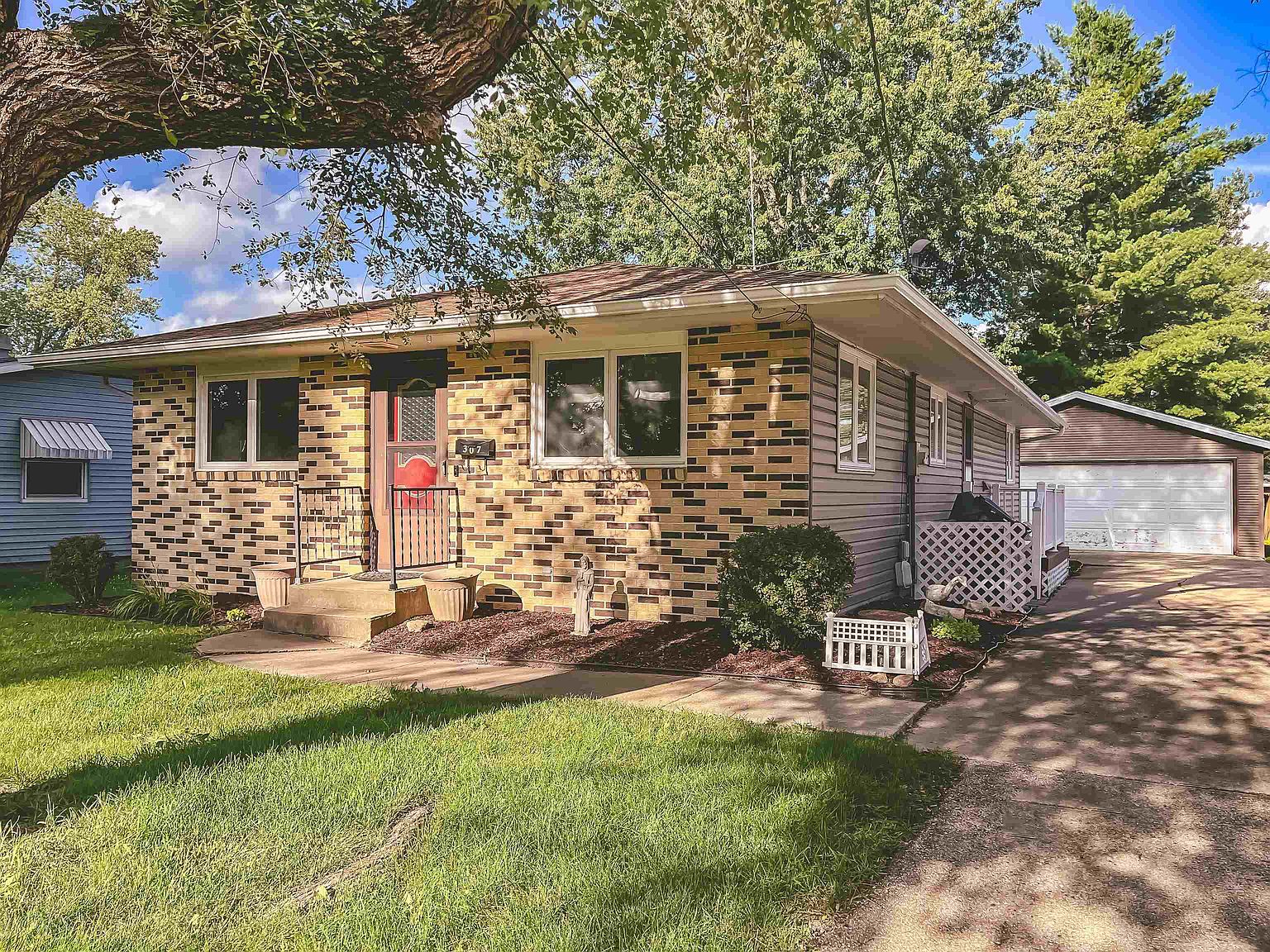 307 S 8th St, Oregon, IL 61061 | Zillow