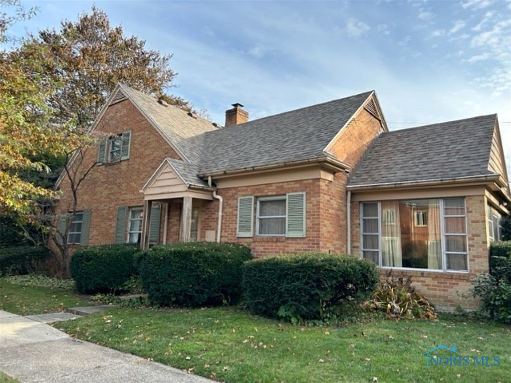 2255 Meadowwood Dr, Toledo, OH 43606 | MLS #6108704 | Zillow