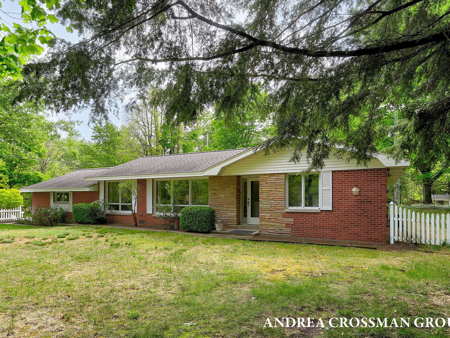 2095 Lakeshore Dr, Fennville, MI 49408 | MLS #25023873 | Zillow