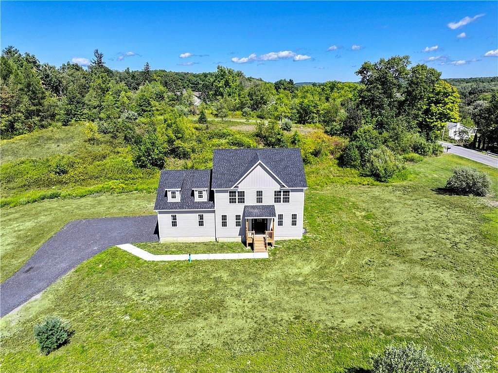 6 Emily Drive, Wallkill, NY 12589 | Zillow