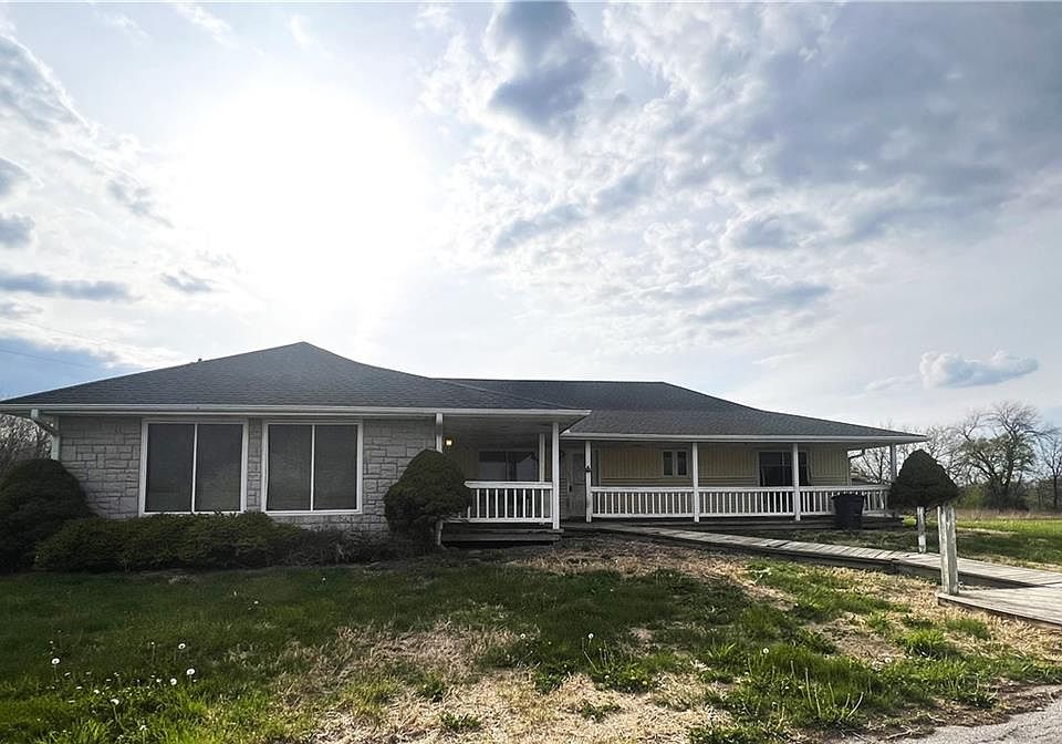 33811 243rd St, Easton, KS 66020 | Zillow