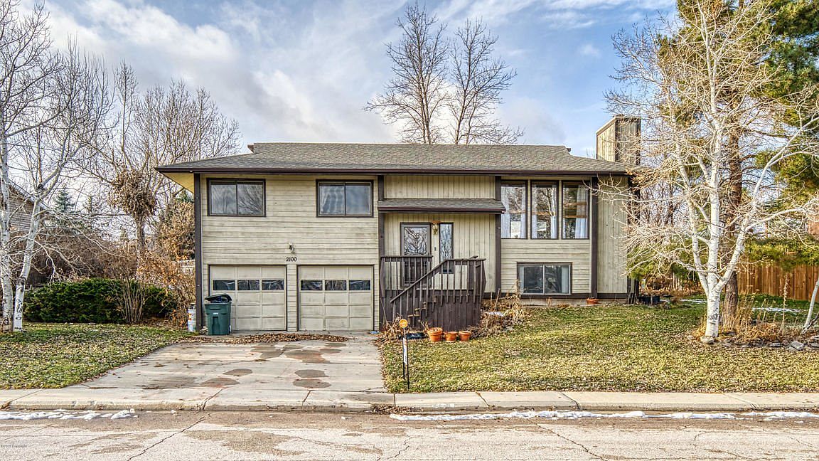 2100 Autumn Ct, Gillette, WY 82718 | Zillow