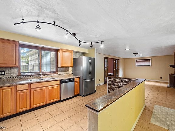 3677 Atherstone Rd, Cleveland Heights, OH 44121 | Zillow