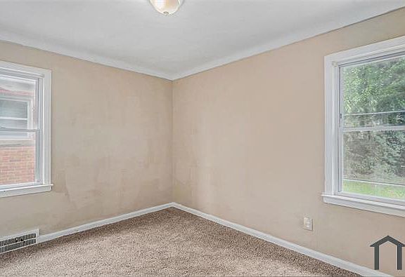 15738 Sorrento St, Detroit, MI 48227 | Zillow